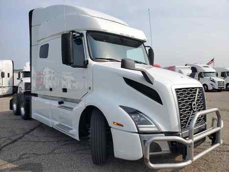 2022 VOLVO VNL64T740 SLEEPER FOR SALE #319748