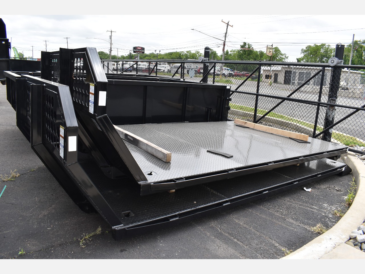 SWITCH-N-GO SNG 11'X96 STEEL FLAT B FLATBED BODY FOR SALE #14408